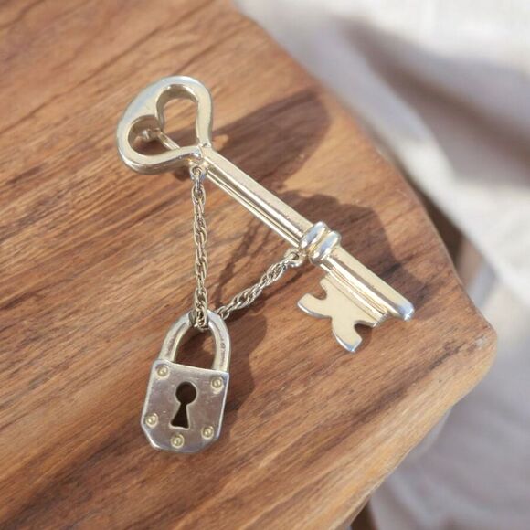 Trifari | Jewelry | Vintage Trifari Brooch Pin Key Dangle Locker Gold ...